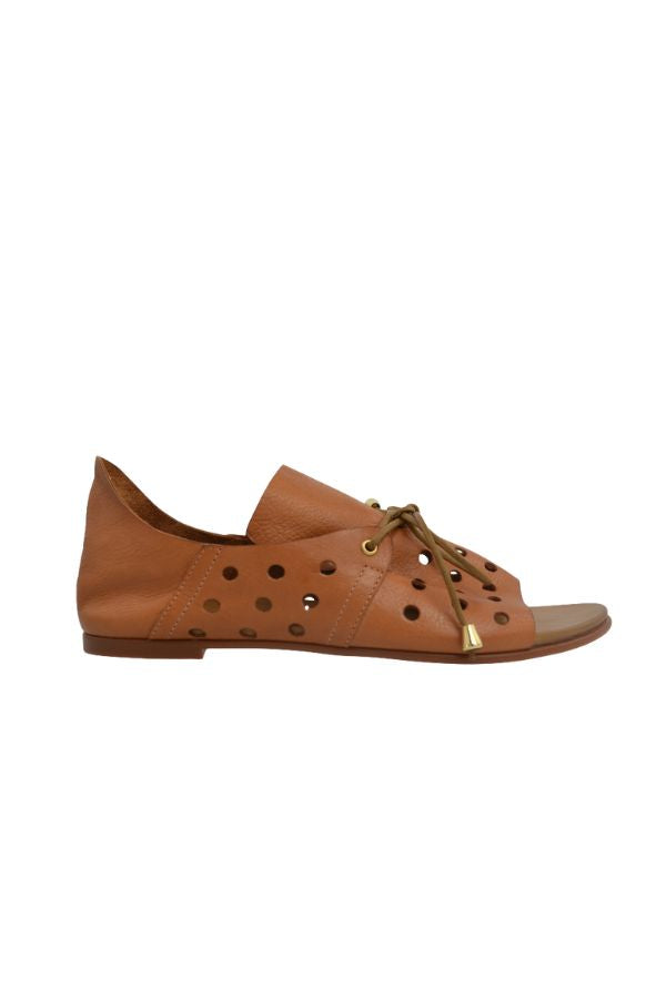 CAROL TAN – Traffic Footwear